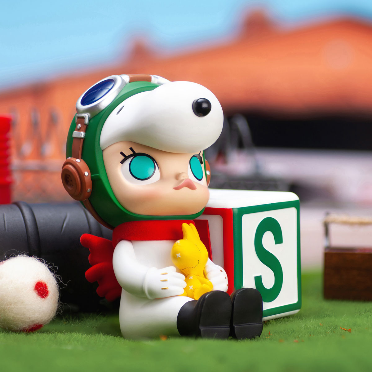 MOLLY x Snoopy Figure - POP MART (Thailand)