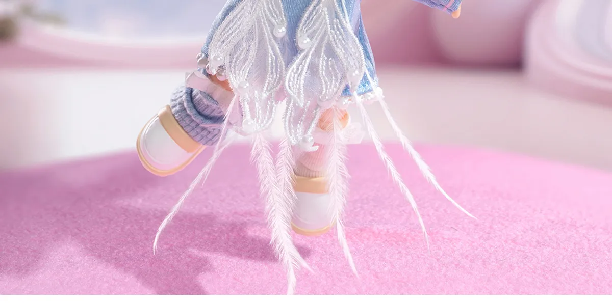 MOLLY Metamorphose into Swan Action Figure - POP MART (Hong Kong, China)