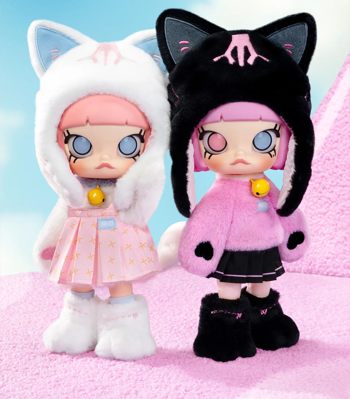 MOLLY Peekaboo 1/8 Action Figure - POP MART (Japan)