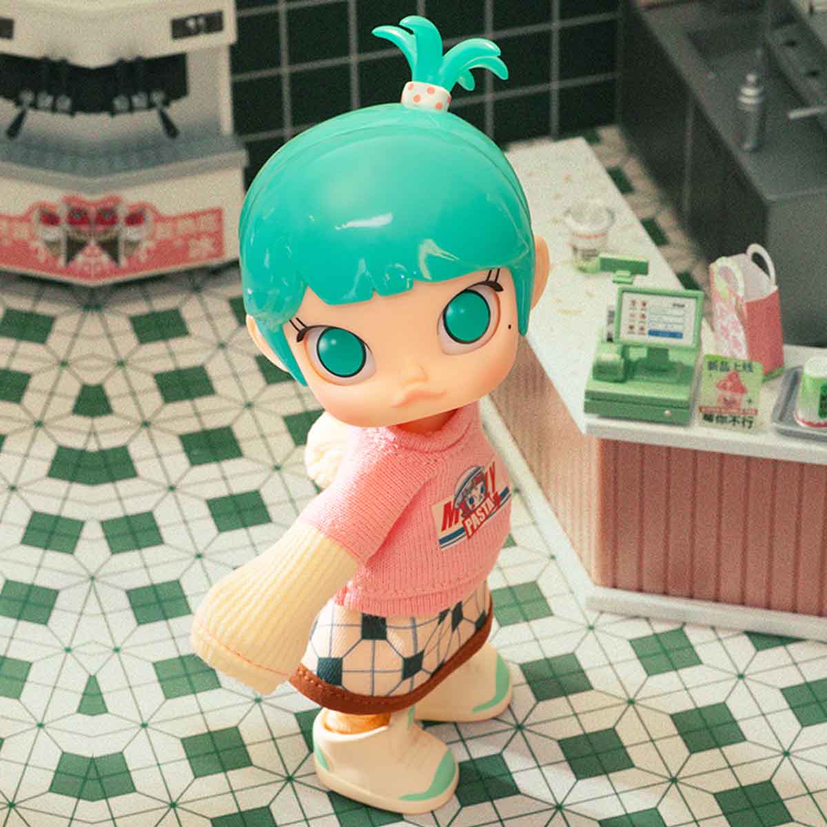MOLLY Little Foodie Action Figure - POP MART (Japan)