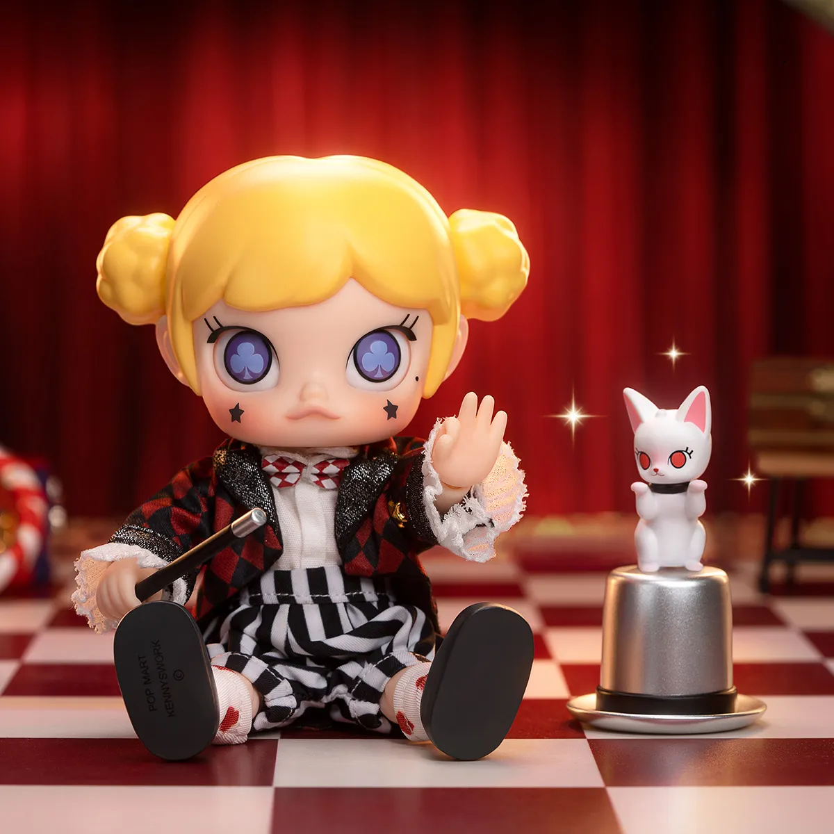 Molly Magic Show Action Figure - POP MART (Thailand)